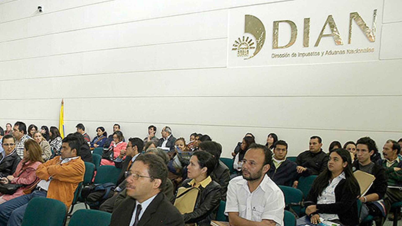 Dirección de Impuestos y Aduanas Nacionales (DIAN)